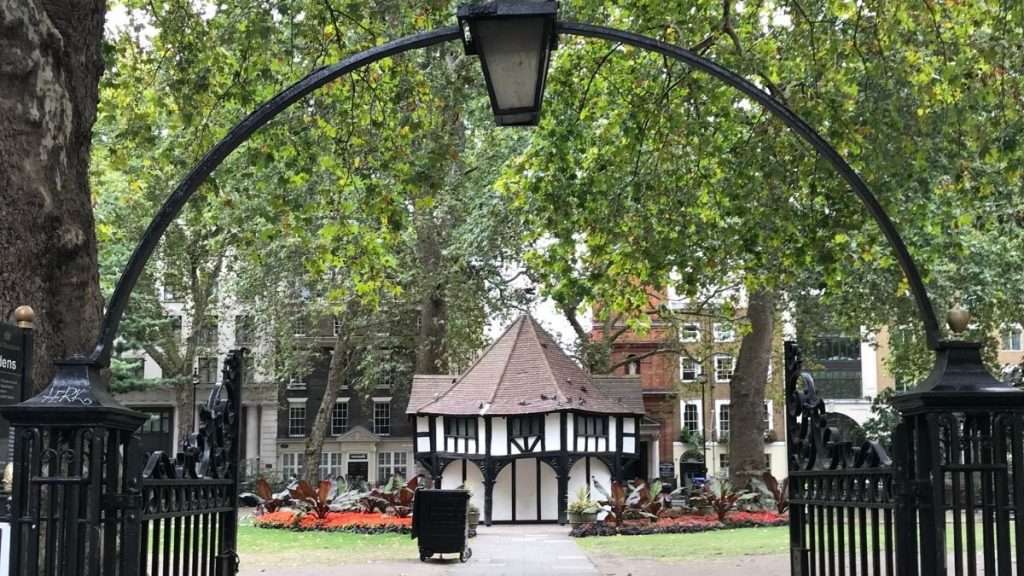The gate that moved - London Guided Walks