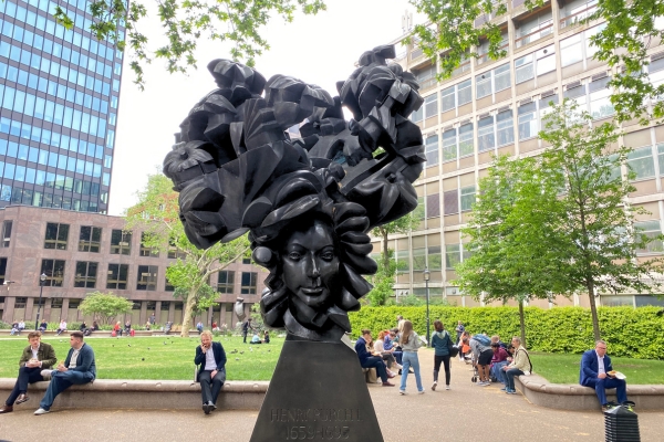 Henry Purcell Statue in Westminster - London Guided Walks