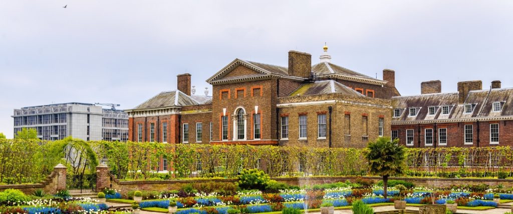 The Royal Standard: A Symbol of Monarchy and National Identity - London ...